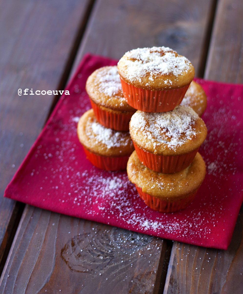 Sofficissimi Snow Muffin - Ricetta di Fico e Uva
